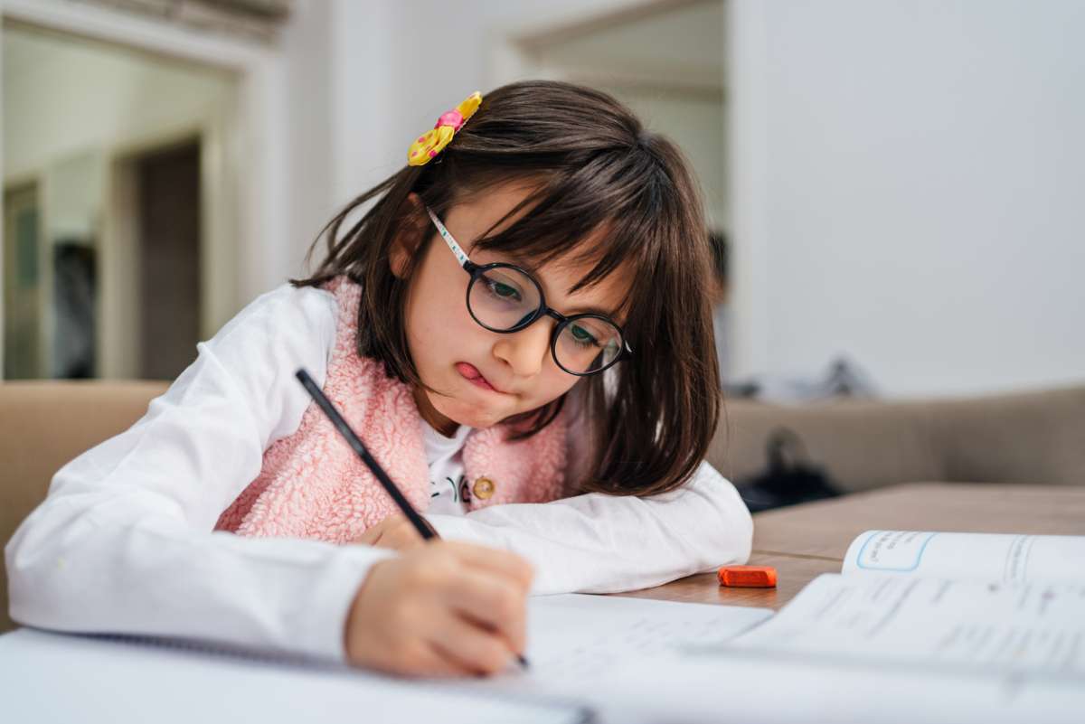 My Child is Writing Backward: Do They Have Dyslexia? - FamilyEducation
