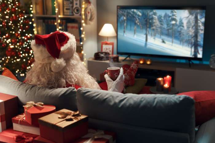 30 Classic Christmas Movies Perfect for Family Film Nights ...